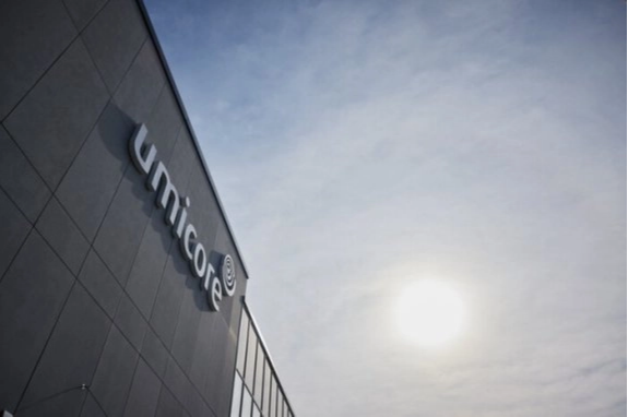 Umicore secures € 499 million in sustainability-linked private debt ...